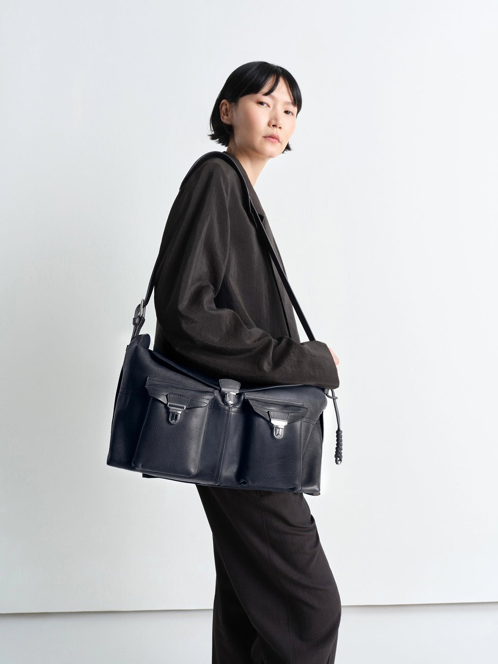 스네이크 노트 위켄드 기어 백 - Denim Blue - 광택 있는 식물성 가죽 - 여성 | LEMAIRE