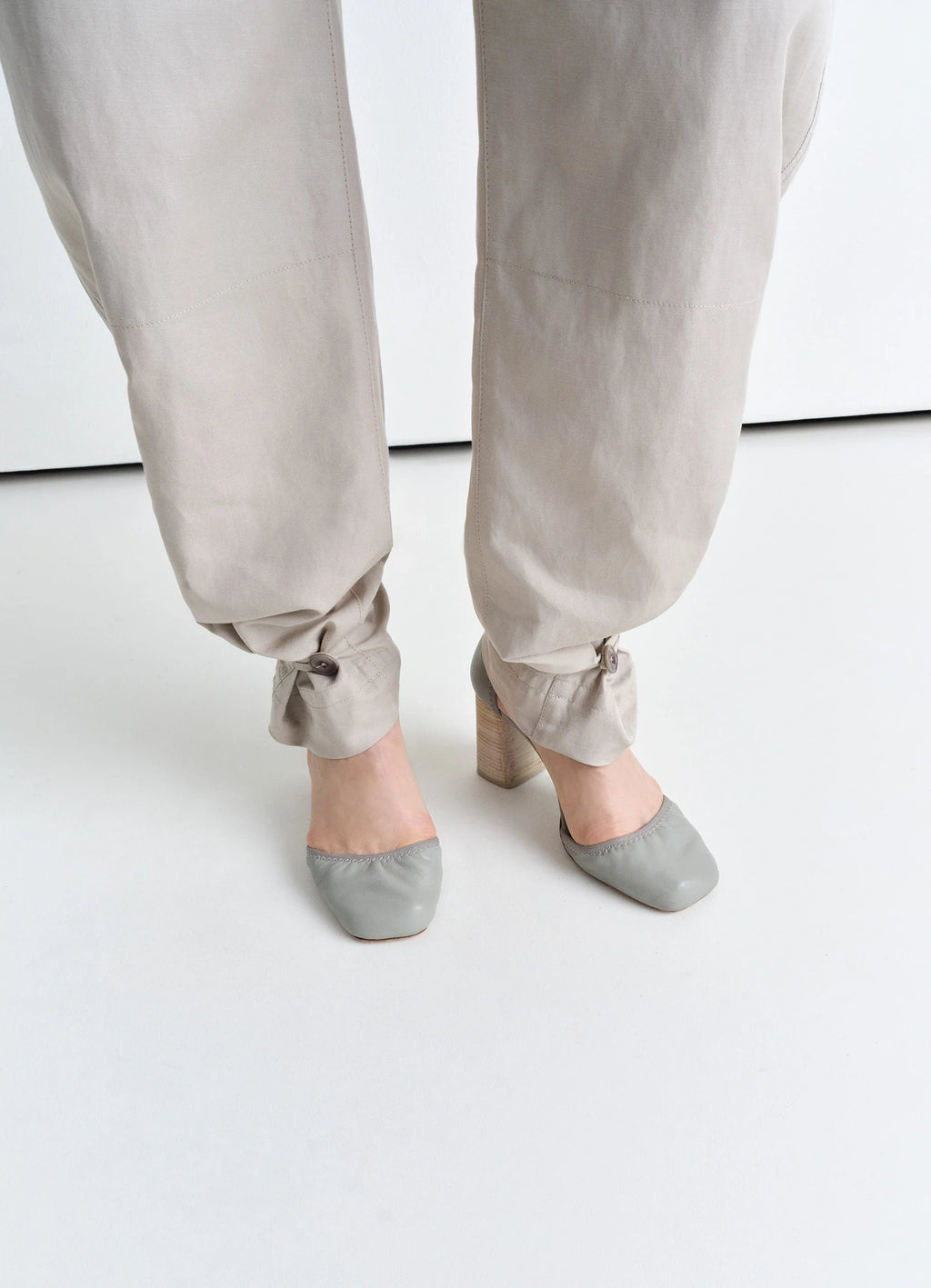 MICRO-BALLERINA 85 - Cement - Glattes Nappaleder - Damen | LEMAIRE