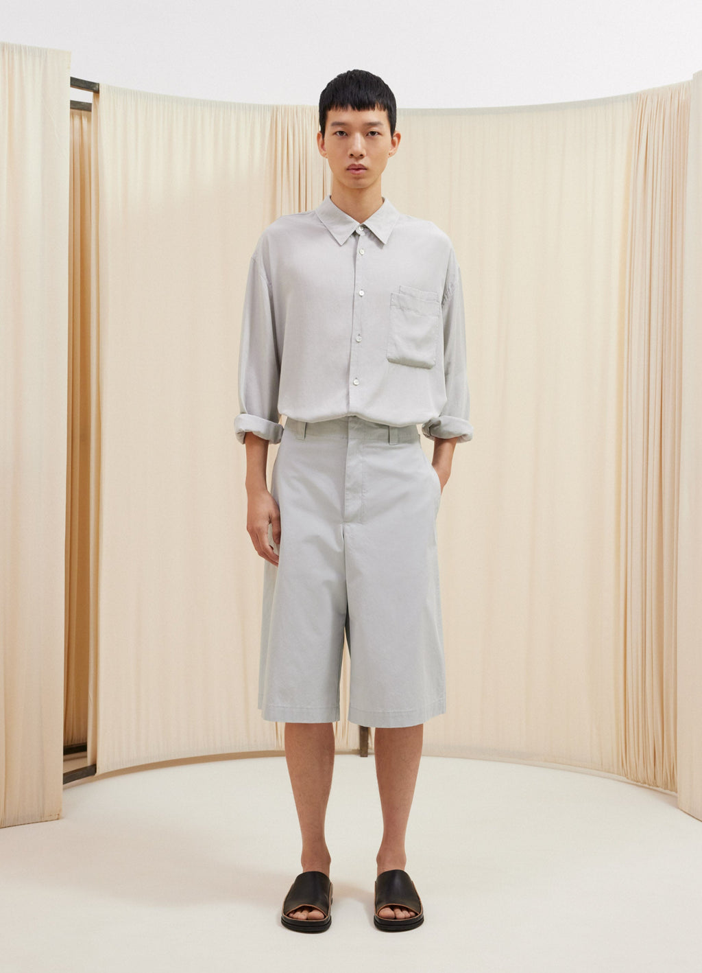 맥시 버뮤다 - Cloud Grey - 면 트윌 - 남성 | LEMAIRE