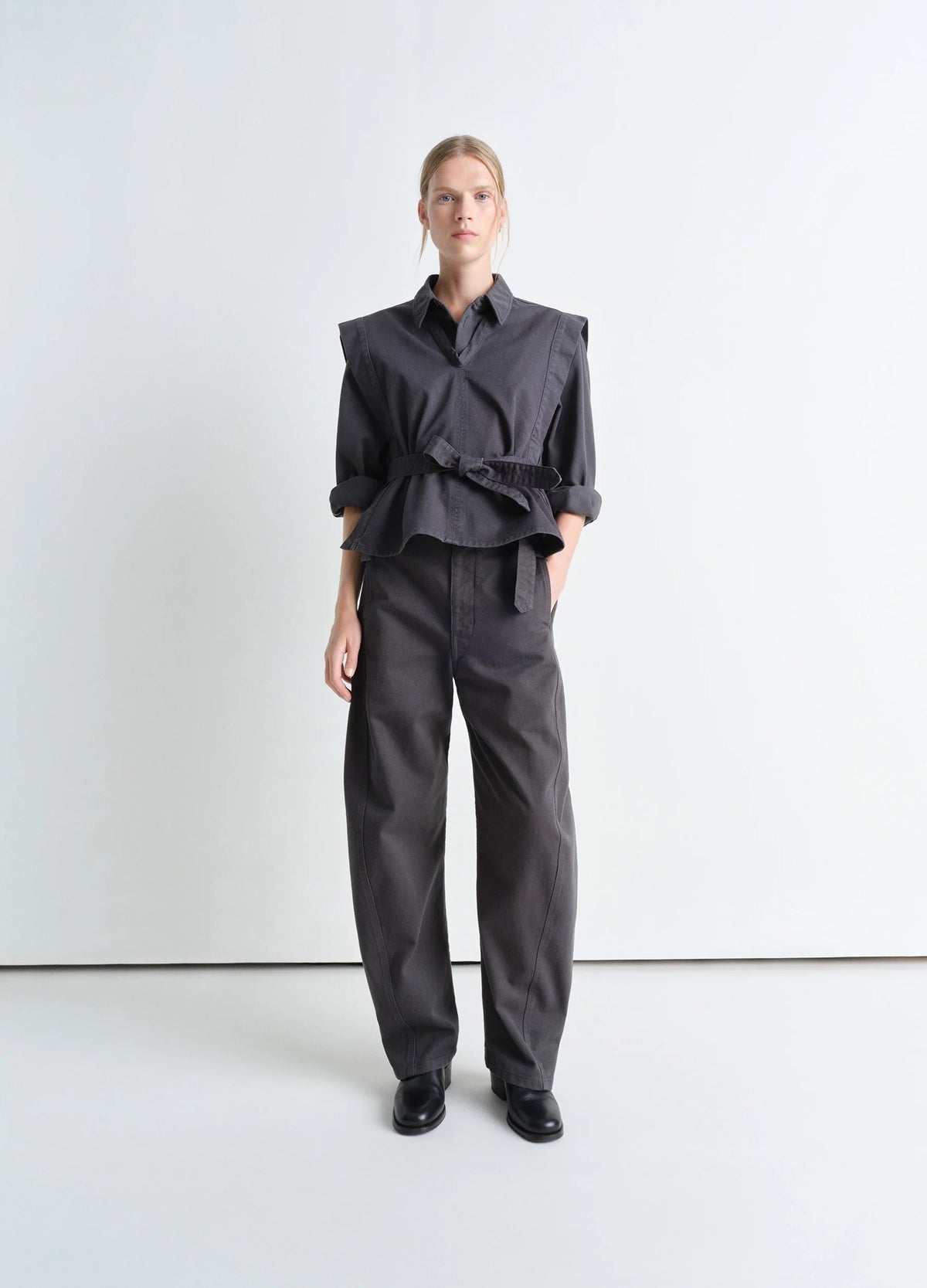 샤습르 - Carbon Blue - 가먼트다이드 미디엄 데님 - 여성 | LEMAIRE