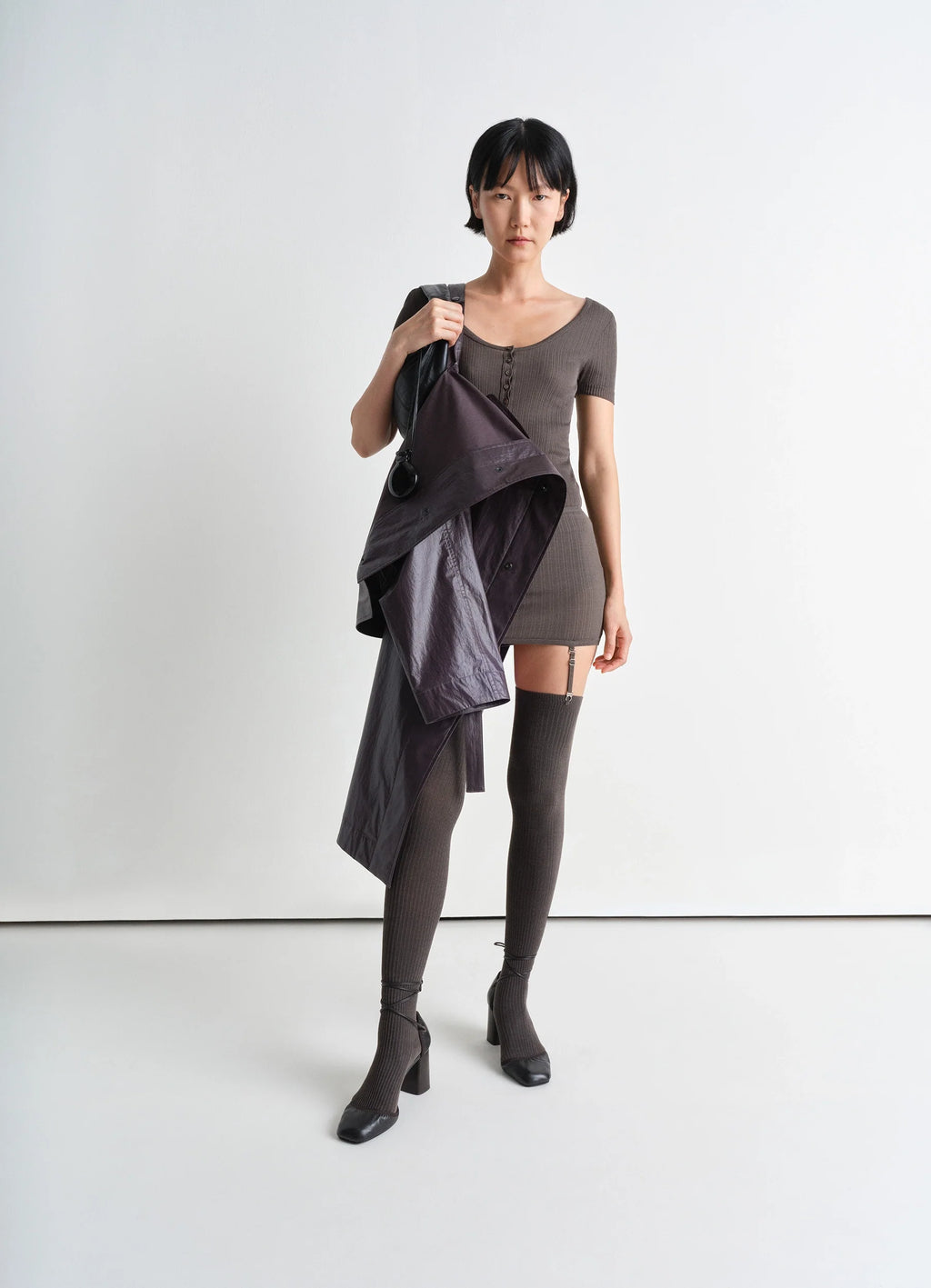 GERIPPTES BODY MIT KNÖPFEN - Dark Brown - Viskose Seide - Damen | LEMAIRE